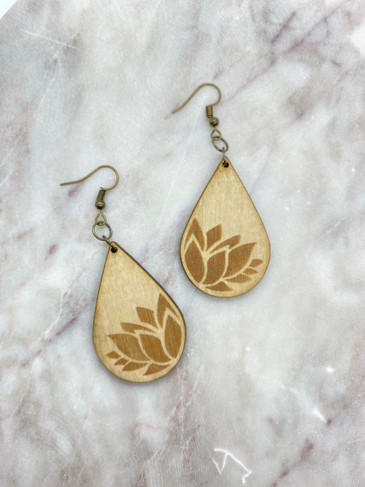 Lotus Split Teardrop – Woodland Steelworks